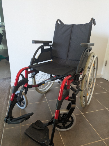 Breezy Wheelchair and Equagel Cushion - Wheelchairs, walkers & mobility ...
